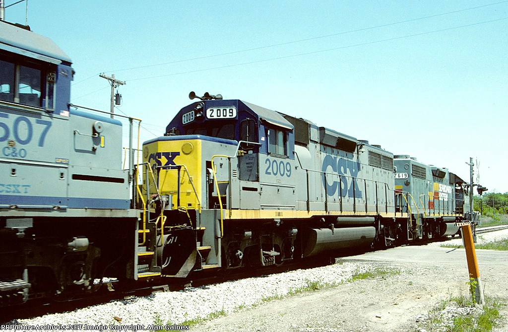 CSX GP-38 2009